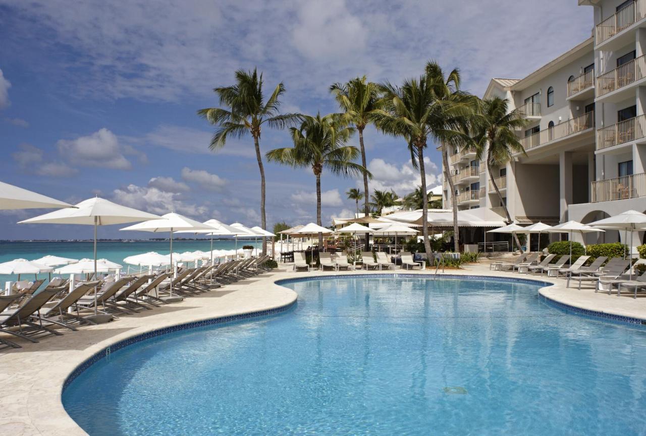 6 Best Luxury Hotels in Grand Cayman - Stay to Wander