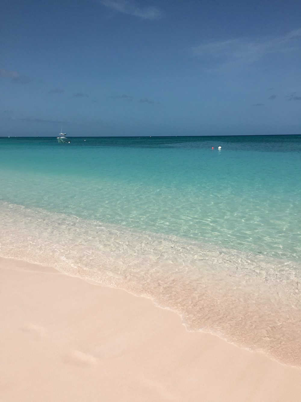 6 Best Luxury Hotels in Grand Cayman - Stay to Wander