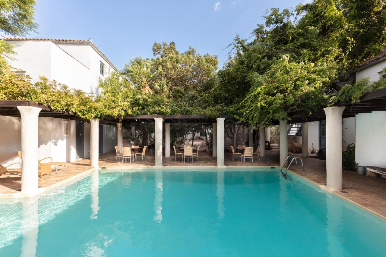 9 Best Hotels in Hydra, Greece - Stay to Wander