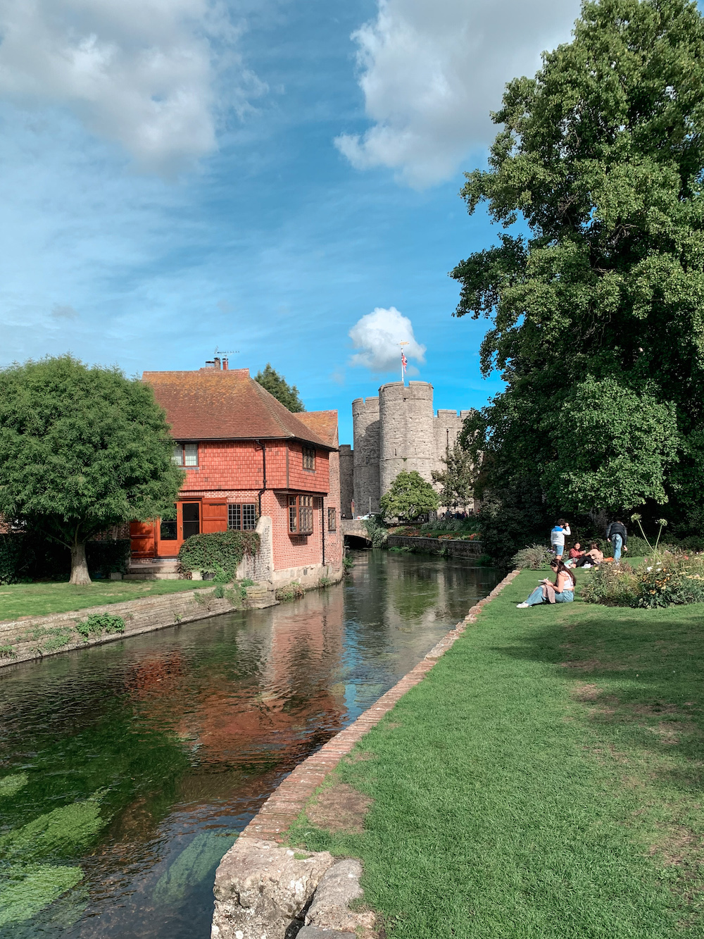 11 Best Day Trips from London, England - Stay to Wander
