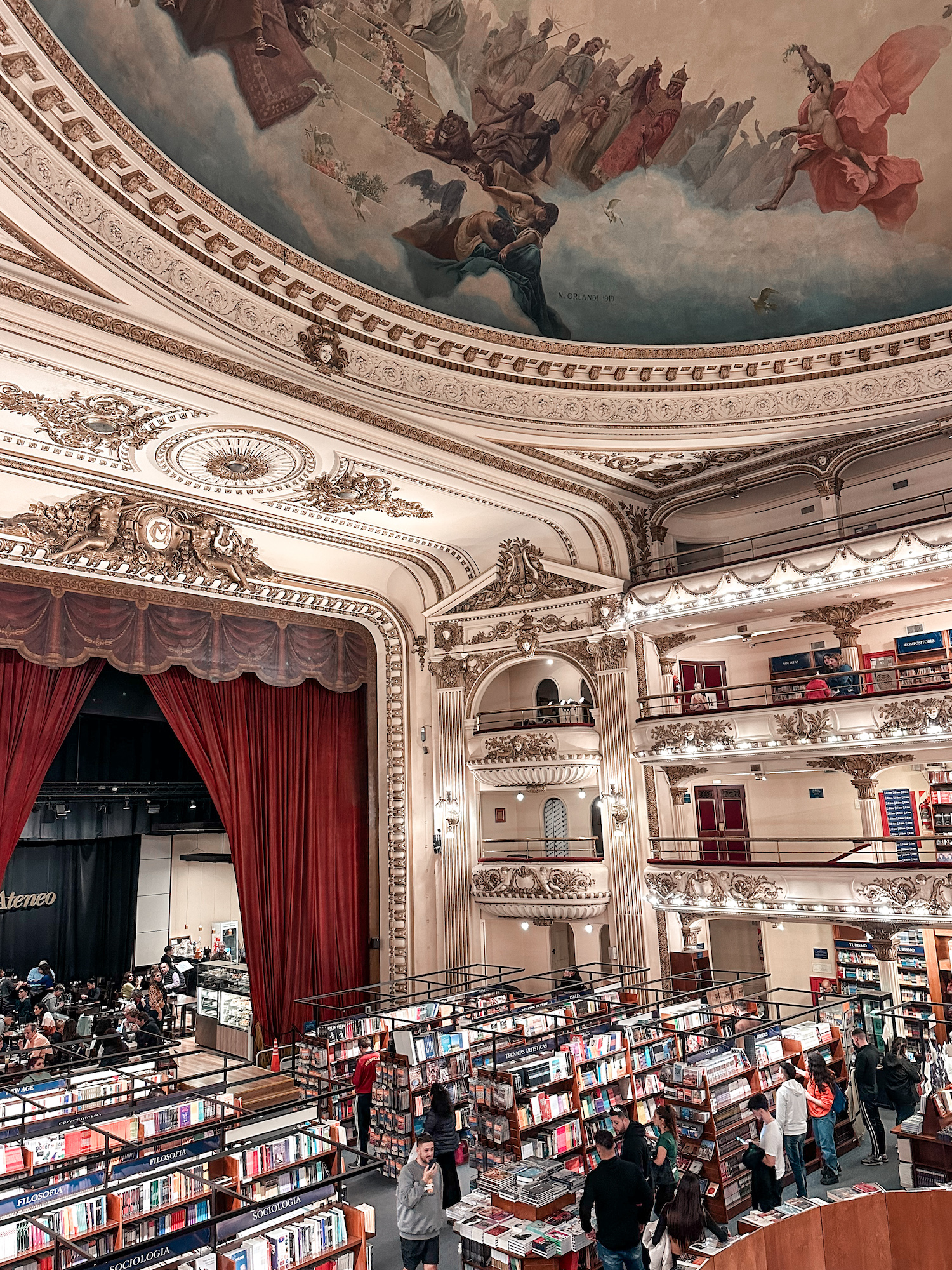 El Ateneo Grand Splendid in Buenos Aires, Argentina - Stay to Wander