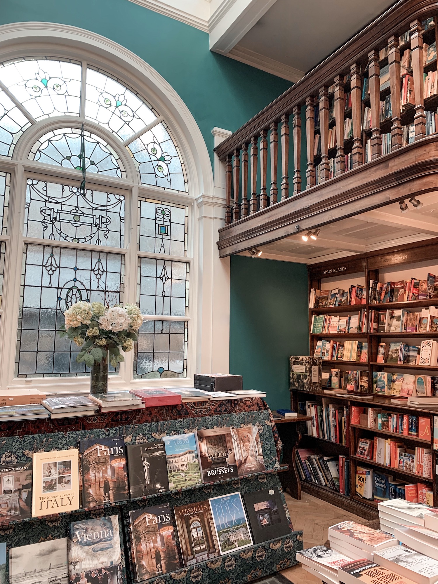 Around the World in Books: Travel Reading Challenge - Stay to Wander
